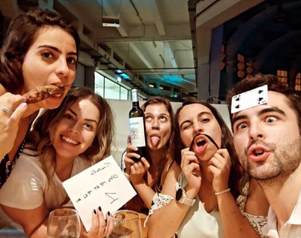 Dinners with strangers - Timeleft