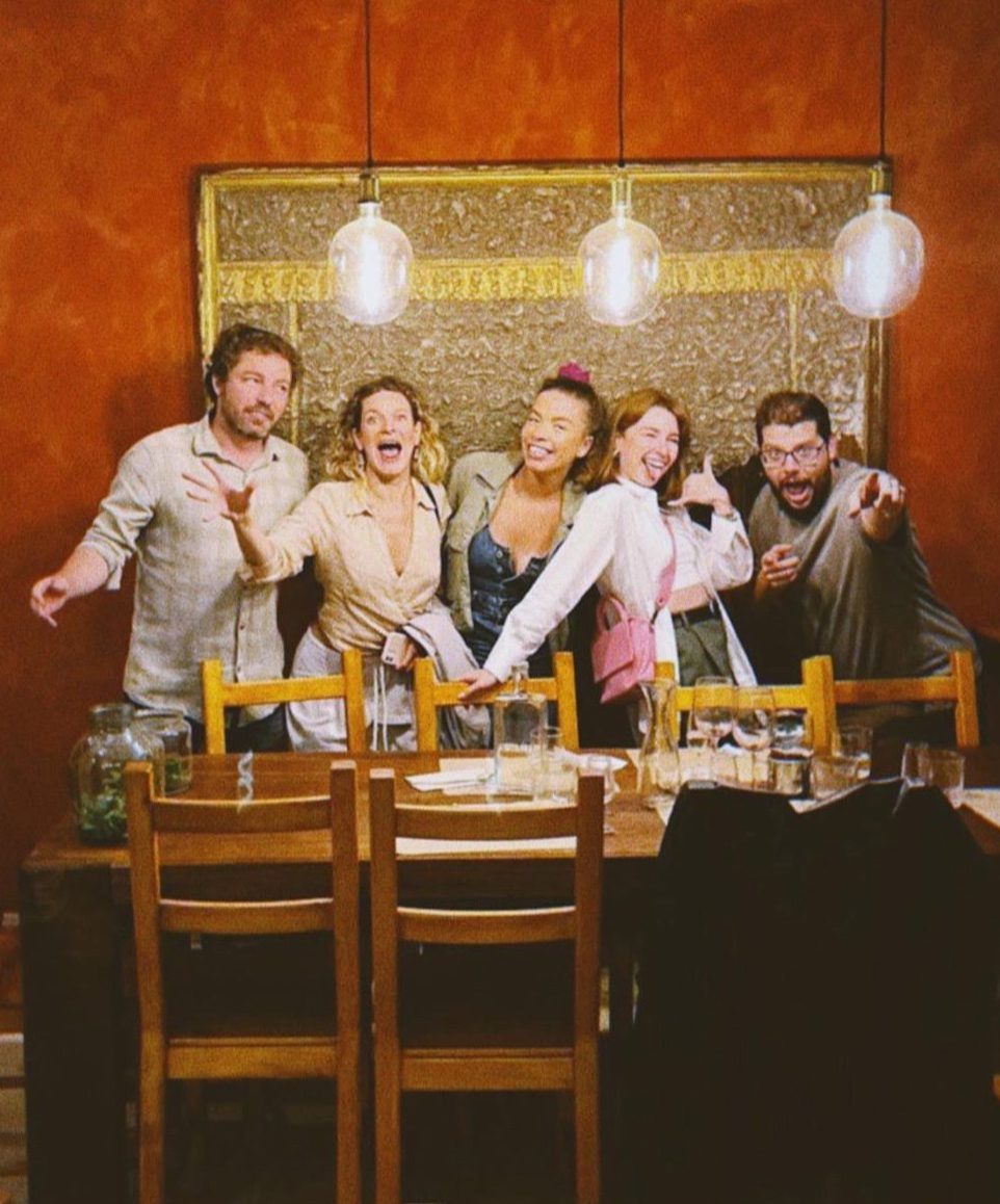 Dinners with strangers - Timeleft