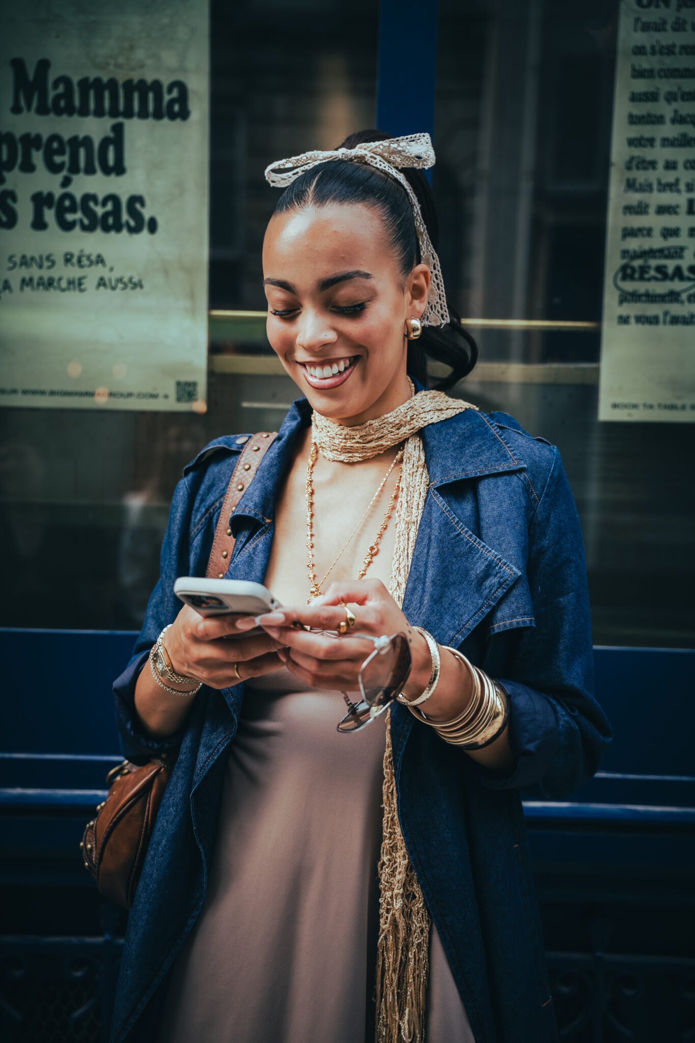 How to Make Friends While Travelling Solo - Timeleft